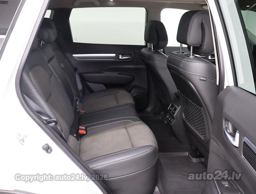 White Renault Koleos 2023 in Tallinn, with an engine capacity of 1.30 L and mileage of 48 thousand km for 22900 €, photo 14 on AUTOMOTO.COM.LV