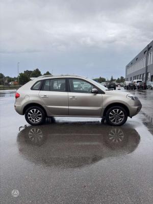 Yellow Renault Koleos 2012 in Taurage, with an engine capacity of 2.00 L and mileage of 201 thousand km for 4000 €, photo 4 on AUTOMOTO.COM.LV