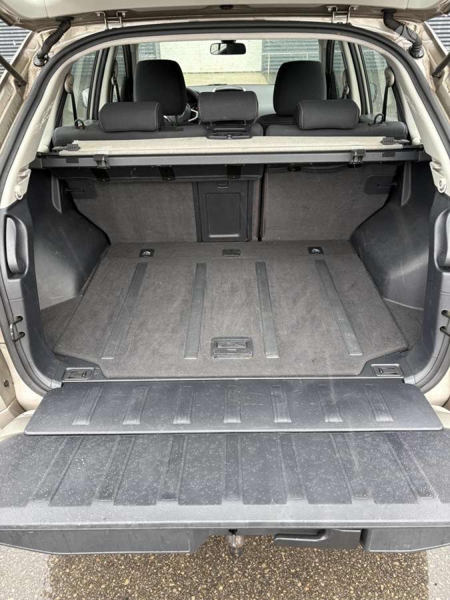 Yellow Renault Koleos 2012 in Taurage, with an engine capacity of 2.00 L and mileage of 201 thousand km for 4000 €, photo 11 on AUTOMOTO.COM.LV