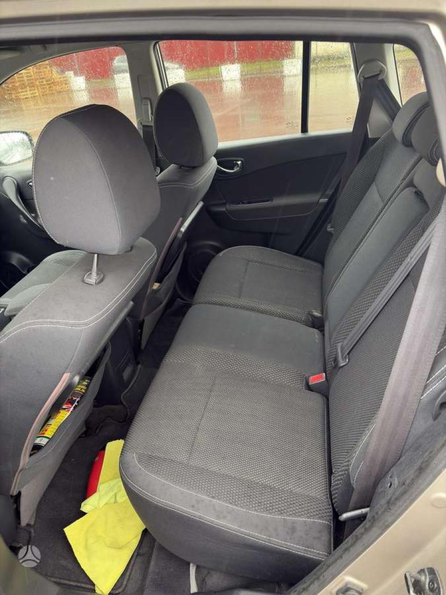 Yellow Renault Koleos 2012 in Taurage, with an engine capacity of 2.00 L and mileage of 201 thousand km for 4000 €, photo 12 on AUTOMOTO.COM.LV
