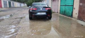 Black Renault Laguna 2009 in Siauliai, with an engine capacity of 2.00 L and mileage of 300 thousand km for 2450 €, photo 5 on AUTOMOTO.COM.LV
