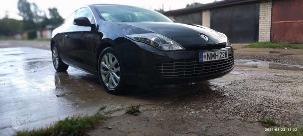 Black Renault Laguna 2009 in Siauliai, with an engine capacity of 2.00 L and mileage of 300 thousand km for 2450 €, photo 6 on AUTOMOTO.COM.LV