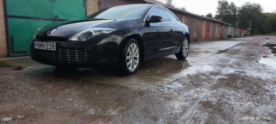 Black Renault Laguna 2009 in Siauliai, with an engine capacity of 2.00 L and mileage of 300 thousand km for 2450 €, photo 11 on AUTOMOTO.COM.LV