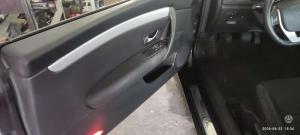 Black Renault Laguna 2009 in Siauliai, with an engine capacity of 2.00 L and mileage of 300 thousand km for 2450 €, photo 14 on AUTOMOTO.COM.LV