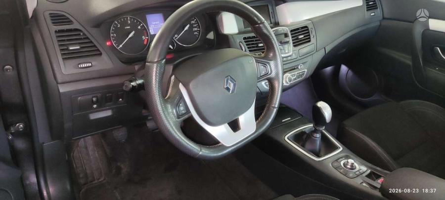 Black Renault Laguna 2009 in Siauliai, with an engine capacity of 2.00 L and mileage of 300 thousand km for 2450 €, photo 16 on AUTOMOTO.COM.LV
