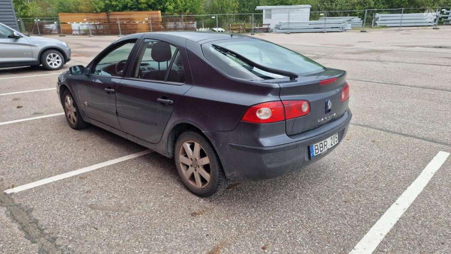 Melns Renault Laguna 2005 Kauņa, ar dzinēja tilpumu 1.87 L un nobraukumu 208 tūkst. km par 650 €, foto 3 vietnē AUTOMOTO.COM.LV