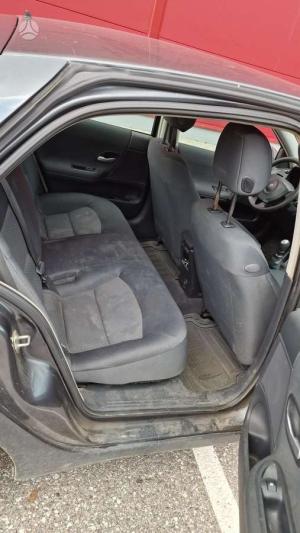 Melns Renault Laguna 2005 Kauņa, ar dzinēja tilpumu 1.87 L un nobraukumu 208 tūkst. km par 650 €, foto 6 vietnē AUTOMOTO.COM.LV
