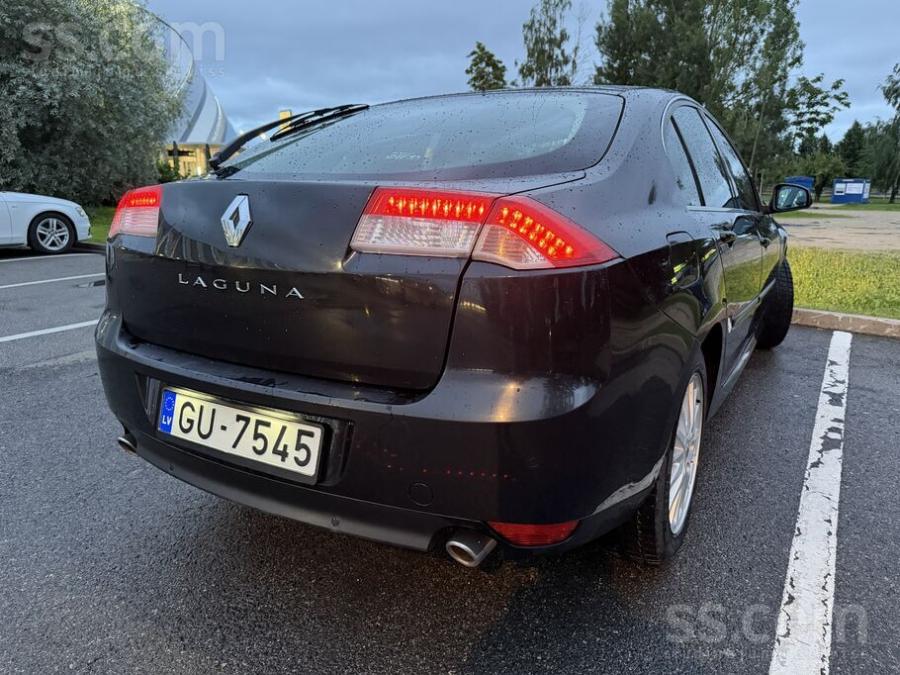 Black Renault Laguna 2007 in Riga, with an engine capacity of 2.00 L and mileage of 263 thousand km for 2000 €, photo 5 on AUTOMOTO.COM.LV