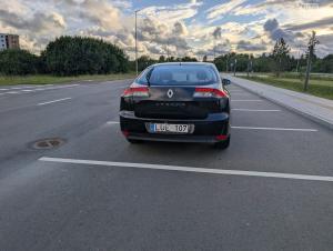 Black Renault Laguna 2007 in Klaipeda, with an engine capacity of 2.00 L and mileage of 307 thousand km for 1100 €, photo 6 on AUTOMOTO.COM.LV