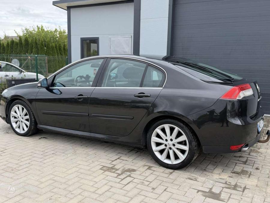 Melns Renault Laguna 2007 Viļņa, ar dzinēja tilpumu 2.00 L un nobraukumu 207 tūkst. km par 1750 €, foto 4 vietnē AUTOMOTO.COM.LV