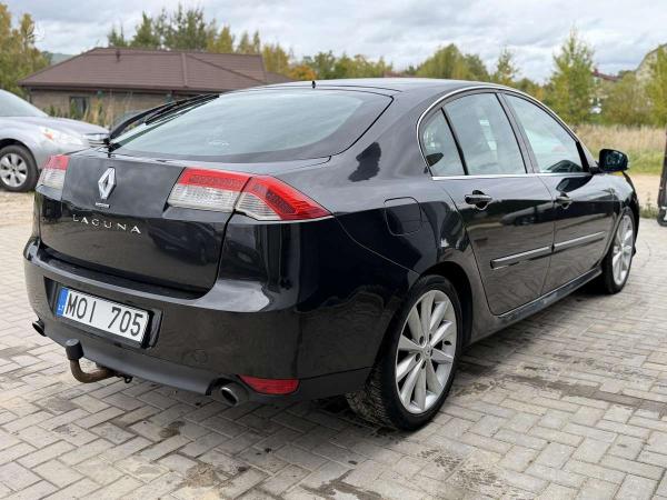 Melns Renault Laguna 2007 Viļņa, ar dzinēja tilpumu 2.00 L un nobraukumu 207 tūkst. km par 1750 €, foto 7 vietnē AUTOMOTO.COM.LV