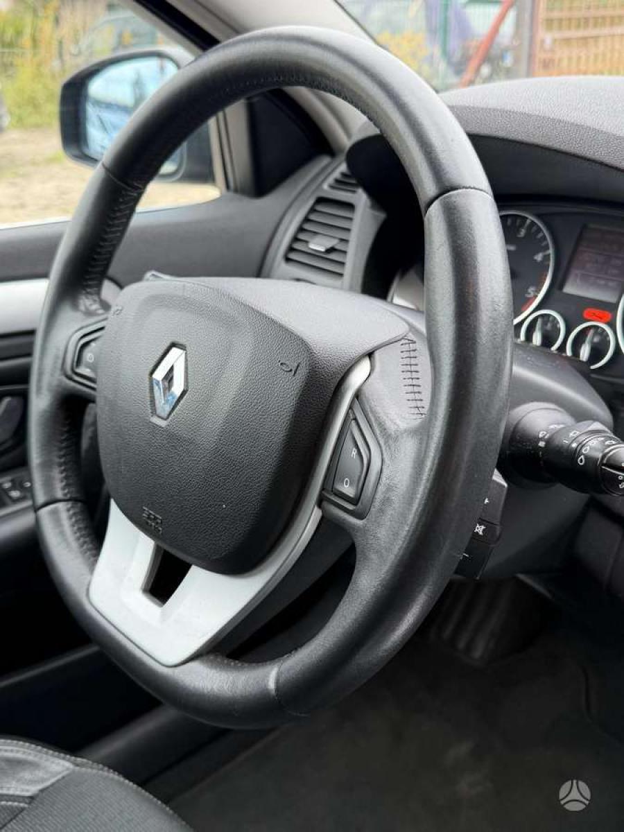 Melns Renault Laguna 2007 Viļņa, ar dzinēja tilpumu 2.00 L un nobraukumu 207 tūkst. km par 1750 €, foto 23 vietnē AUTOMOTO.COM.LV
