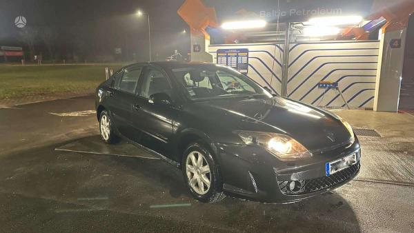 Black Renault Laguna 2009 in Vilnius, with an engine capacity of 1.46 L and mileage of 201 thousand km for 1500 €, photo 1 on AUTOMOTO.COM.LV