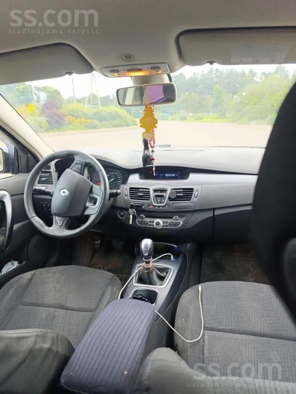 Black Renault Laguna 2009 in Aizkraukle, with an engine capacity of 1.50 L and mileage of 333 thousand km for 2300 €, photo 1 on AUTOMOTO.COM.LV