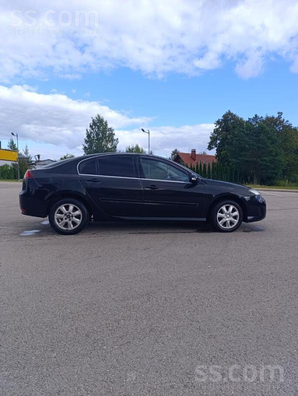 Black Renault Laguna 2009 in Aizkraukle, with an engine capacity of 1.50 L and mileage of 333 thousand km for 2300 €, photo 3 on AUTOMOTO.COM.LV
