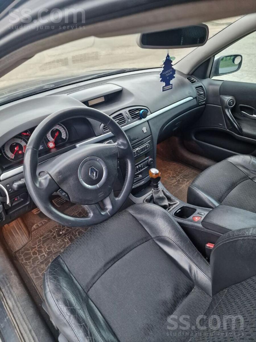 Melns Renault Laguna 2005 Jelgava, ar dzinēja tilpumu 2.00 L un nobraukumu 356 tūkst. km par 1100 €, foto 5 vietnē AUTOMOTO.COM.LV