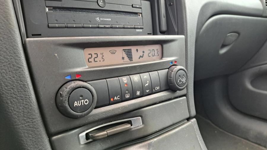 Melns Renault Laguna 2005 Rīga, ar dzinēja tilpumu 1.90 L un nobraukumu 251 tūkst. km par 1690 €, foto 7 vietnē AUTOMOTO.COM.LV