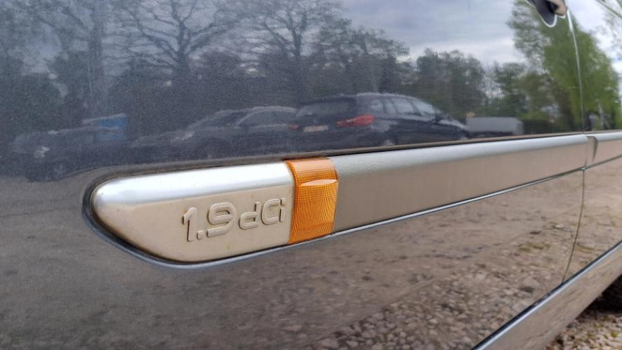 Melns Renault Laguna 2005 Rīga, ar dzinēja tilpumu 1.90 L un nobraukumu 251 tūkst. km par 1690 €, foto 8 vietnē AUTOMOTO.COM.LV