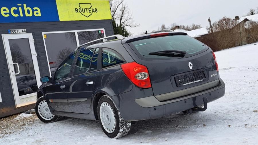 Melns Renault Laguna 2005 Rīga, ar dzinēja tilpumu 1.90 L un nobraukumu 251 tūkst. km par 1690 €, foto 12 vietnē AUTOMOTO.COM.LV