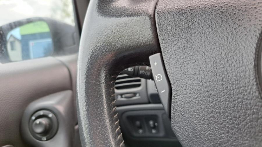 Melns Renault Laguna 2005 Rīga, ar dzinēja tilpumu 1.90 L un nobraukumu 251 tūkst. km par 1690 €, foto 22 vietnē AUTOMOTO.COM.LV