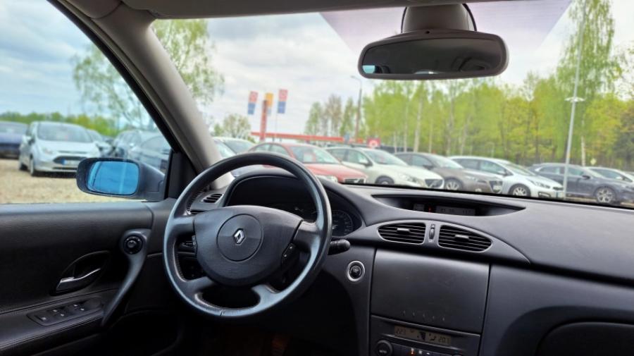 Melns Renault Laguna 2005 Rīga, ar dzinēja tilpumu 1.90 L un nobraukumu 251 tūkst. km par 1690 €, foto 36 vietnē AUTOMOTO.COM.LV
