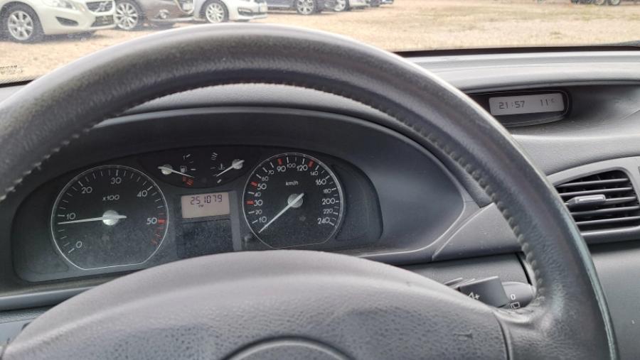 Melns Renault Laguna 2005 Rīga, ar dzinēja tilpumu 1.90 L un nobraukumu 251 tūkst. km par 1690 €, foto 38 vietnē AUTOMOTO.COM.LV