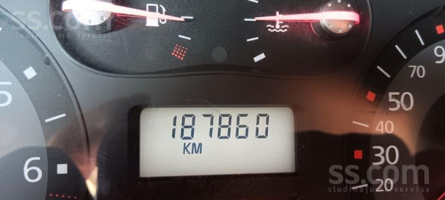 Black Renault Laguna 2006 in Jelgava, with an engine capacity of 2.00 L and mileage of 0 thousand km for 750 €, photo 14 on AUTOMOTO.COM.LV