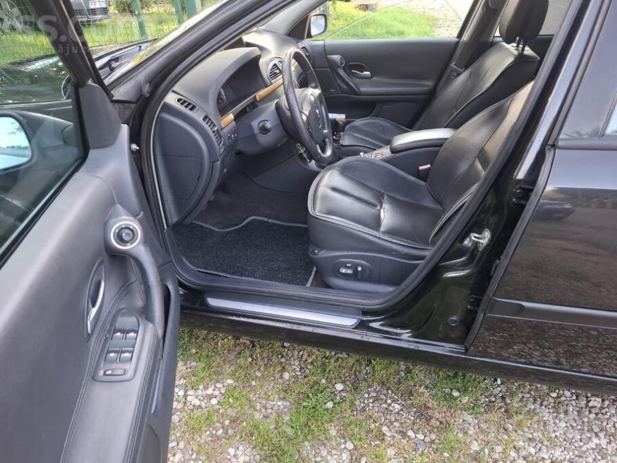 Black Renault Laguna 2006 in Daugavpils, with an engine capacity of 2.20 L and mileage of 290 thousand km for 1200 €, photo 10 on AUTOMOTO.COM.LV