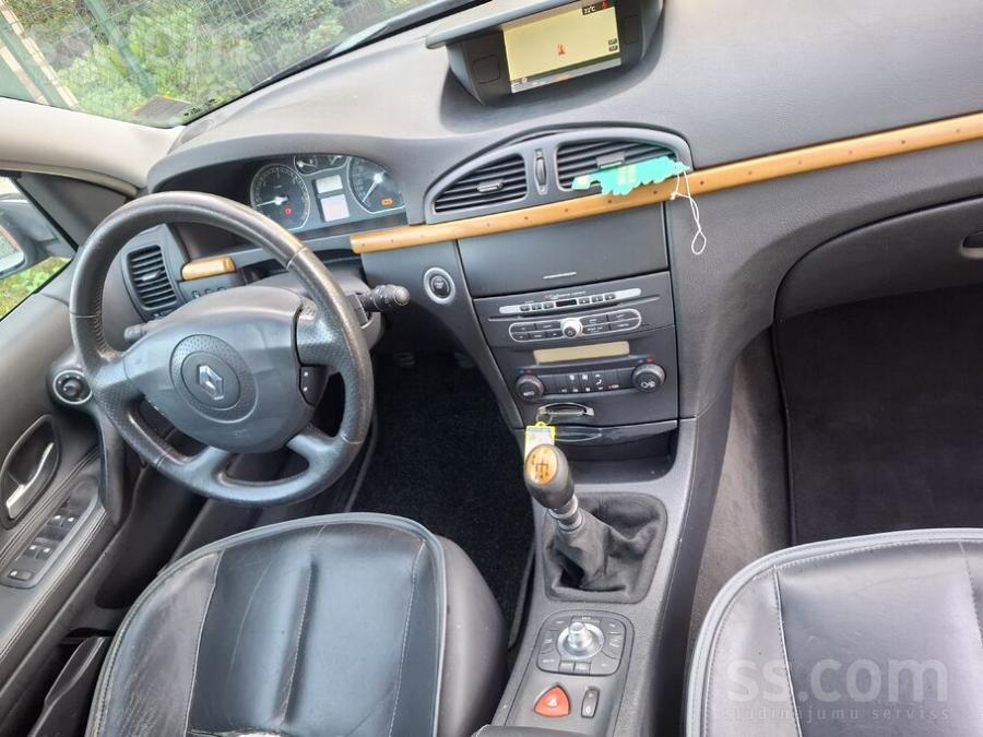 Black Renault Laguna 2006 in Daugavpils, with an engine capacity of 2.20 L and mileage of 290 thousand km for 1200 €, photo 13 on AUTOMOTO.COM.LV