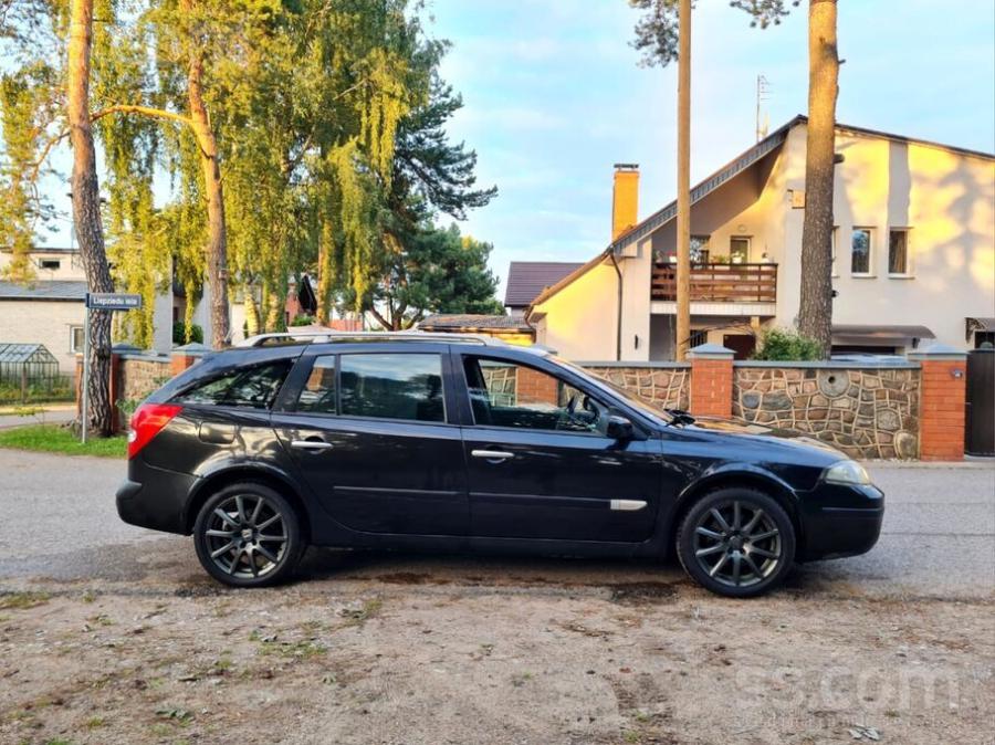 Black Renault Laguna 2006 in Daugavpils, with an engine capacity of 2.20 L and mileage of 276 thousand km for 899 €, photo 10 on AUTOMOTO.COM.LV