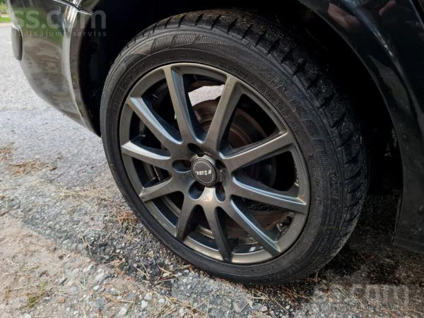 Black Renault Laguna 2006 in Daugavpils, with an engine capacity of 2.20 L and mileage of 276 thousand km for 899 €, photo 11 on AUTOMOTO.COM.LV