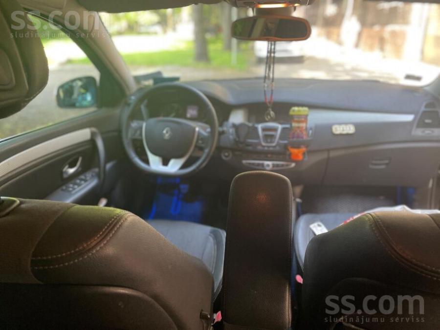 Melns Renault Laguna 2007 Rīga, ar dzinēja tilpumu 2.00 L un nobraukumu 276 tūkst. km par 850 €, foto 6 vietnē AUTOMOTO.COM.LV