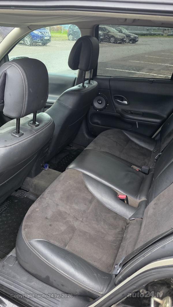 Melns Renault Laguna 2007 Tallina, ar dzinēja tilpumu 2.20 L un nobraukumu 250 tūkst. km par 1299 €, foto 8 vietnē AUTOMOTO.COM.LV