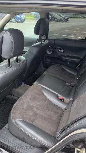Black Renault Laguna 2007 in Tallinn, with an engine capacity of 2.20 L and mileage of 250 thousand km for 1299 €, photo 9 on AUTOMOTO.COM.LV