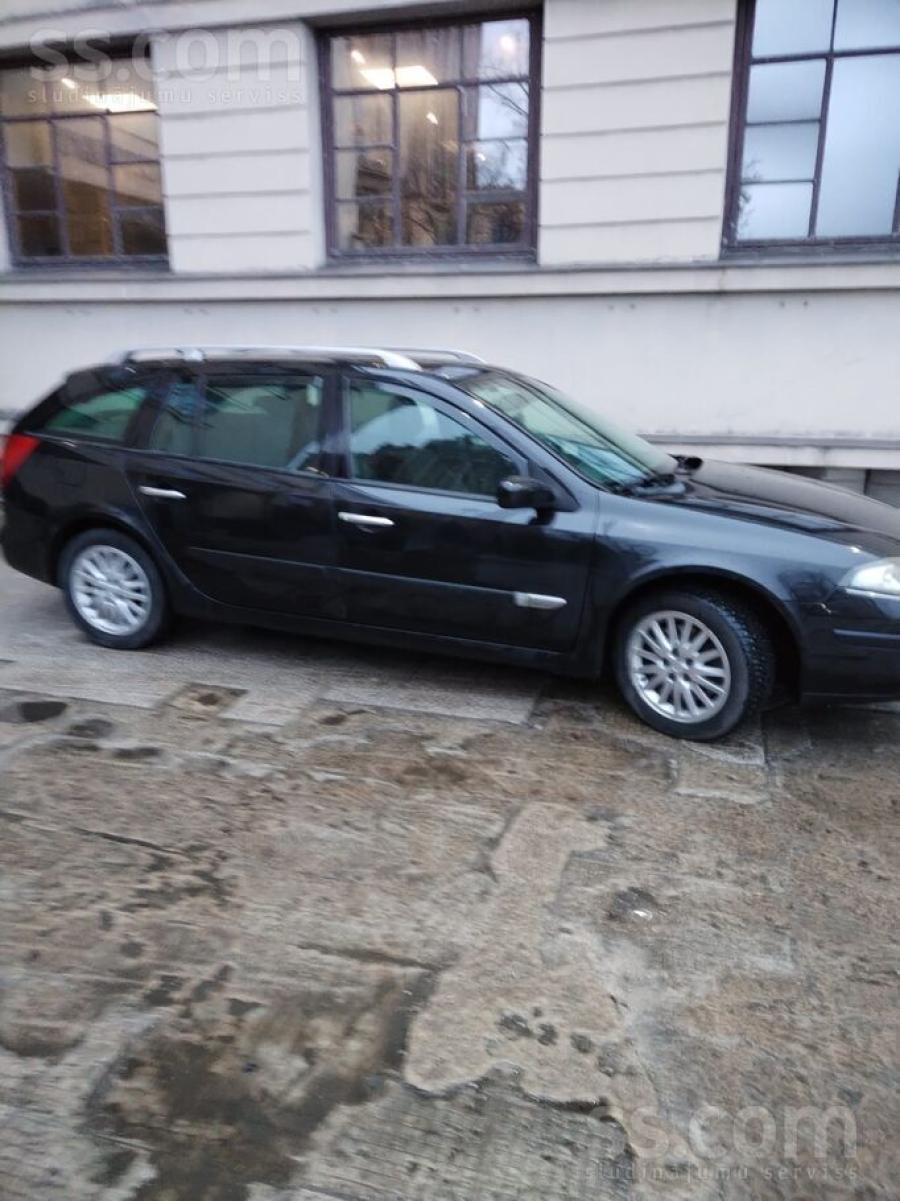 Black Renault Laguna 2007 in Riga, with an engine capacity of 1.90 L and mileage of 407 thousand km for 1800 €, photo 1 on AUTOMOTO.COM.LV
