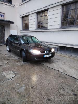 Black Renault Laguna 2007 in Riga, with an engine capacity of 1.90 L and mileage of 407 thousand km for 1800 €, photo 3 on AUTOMOTO.COM.LV