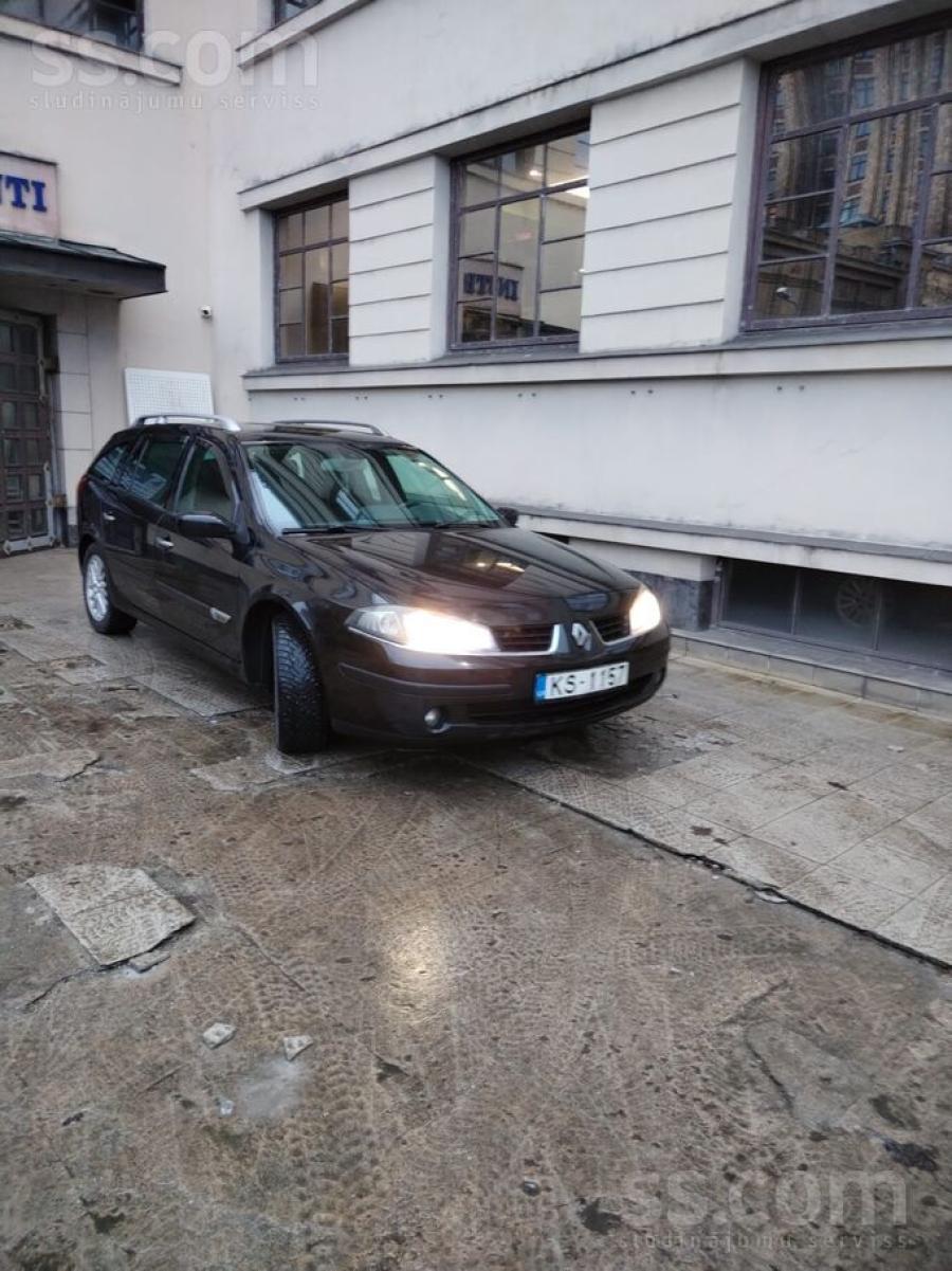 Black Renault Laguna 2007 in Riga, with an engine capacity of 1.90 L and mileage of 407 thousand km for 1800 €, photo 3 on AUTOMOTO.COM.LV