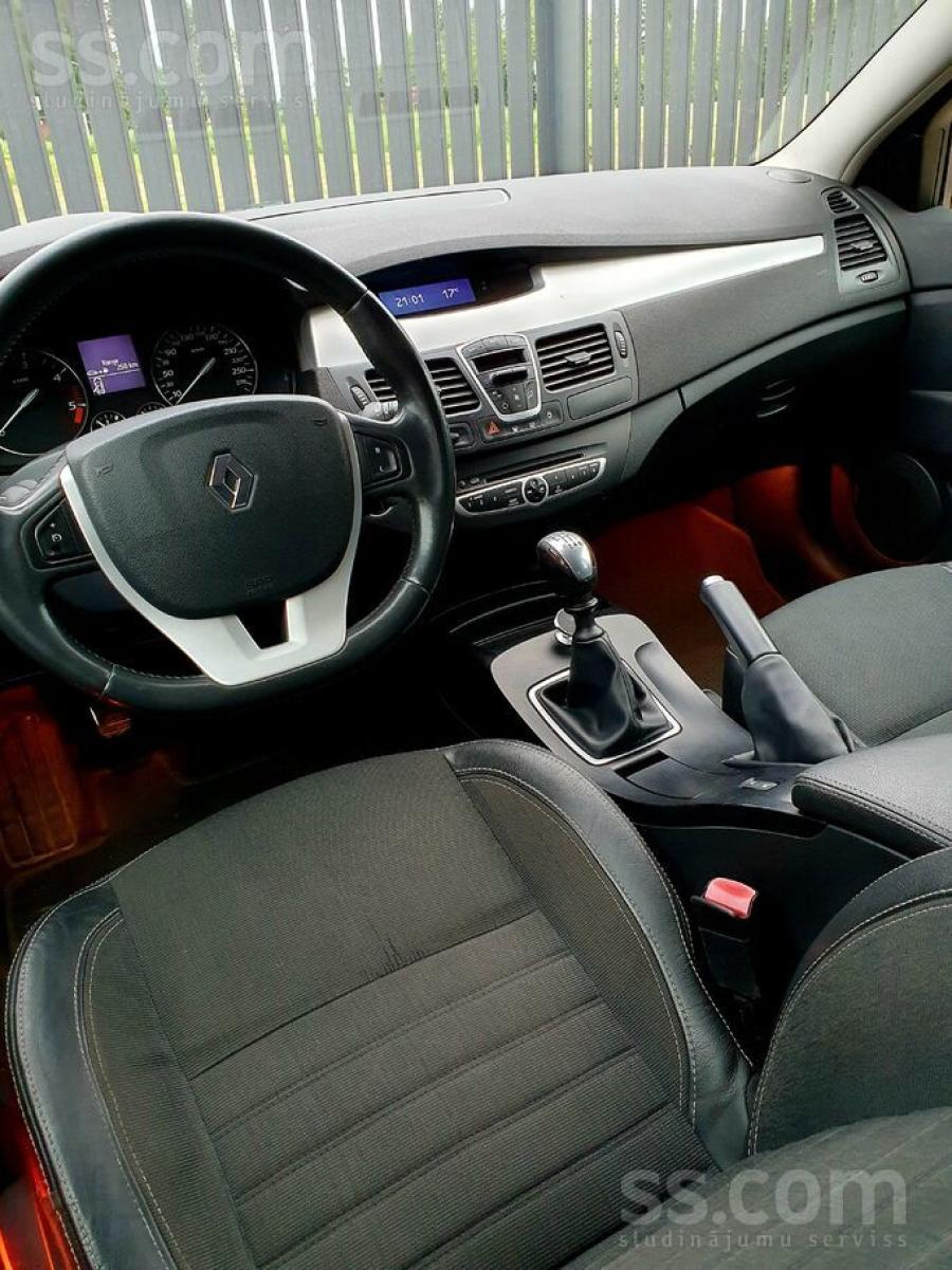 Melns Renault Laguna 2008 Tukums, ar dzinēja tilpumu 2.00 L un nobraukumu 329 tūkst. km par 2100 €, foto 7 vietnē AUTOMOTO.COM.LV