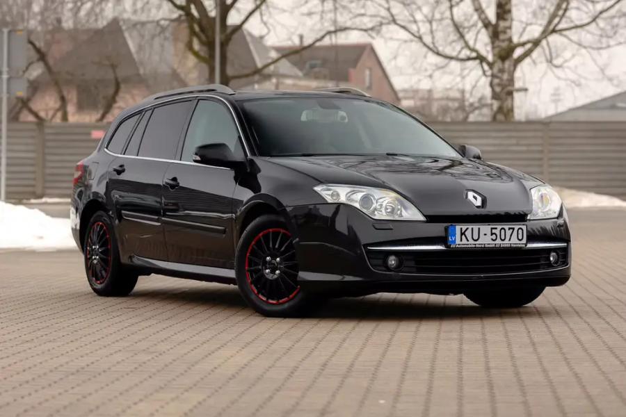 Black Renault Laguna 2008 in Jelgava, with an engine capacity of 1.50 L and mileage of 281 thousand km for 2900 €, photo 3 on AUTOMOTO.COM.LV