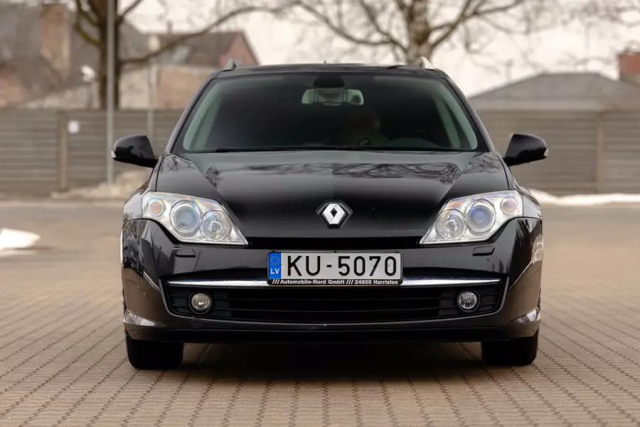 Black Renault Laguna 2008 in Jelgava, with an engine capacity of 1.50 L and mileage of 281 thousand km for 2900 €, photo 4 on AUTOMOTO.COM.LV