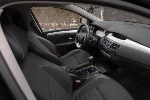Black Renault Laguna 2008 in Jelgava, with an engine capacity of 1.50 L and mileage of 281 thousand km for 2900 €, photo 10 on AUTOMOTO.COM.LV