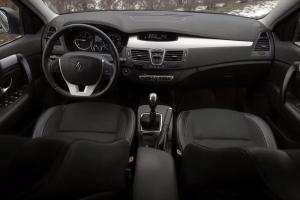 Black Renault Laguna 2008 in Jelgava, with an engine capacity of 1.50 L and mileage of 281 thousand km for 2900 €, photo 11 on AUTOMOTO.COM.LV