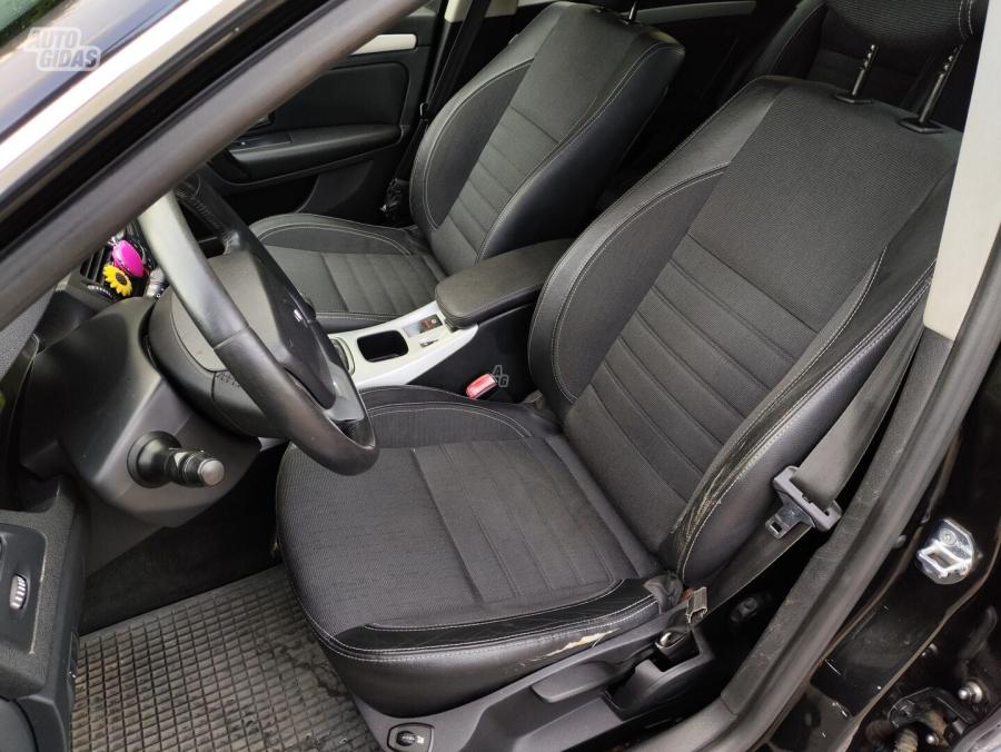 Black Renault Laguna 2008 in Moletai, with an engine capacity of 2.00 L and mileage of 277 thousand km for 1900 €, photo 12 on AUTOMOTO.COM.LV