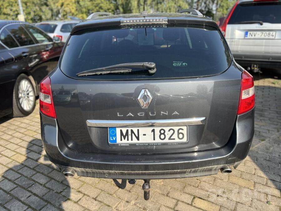 Black Renault Laguna 2009 in Talsi, with an engine capacity of 2.00 L and mileage of 266 thousand km for 3370 €, photo 5 on AUTOMOTO.COM.LV