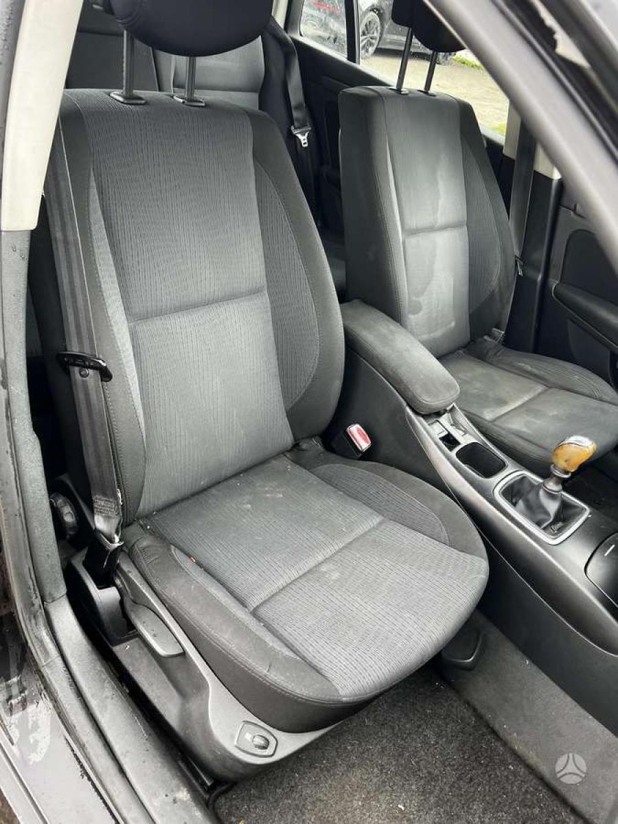 Melns Renault Laguna 2009 Ukmergė, ar dzinēja tilpumu 1.50 L un nobraukumu 300 tūkst. km par 1250 €, foto 8 vietnē AUTOMOTO.COM.LV