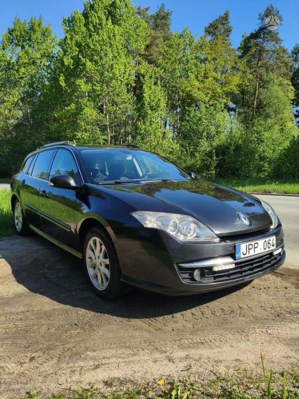 Melns Renault Laguna 2009 Viļņa, ar dzinēja tilpumu 2.00 L un nobraukumu 271 tūkst. km par 2400 €, foto 1 vietnē AUTOMOTO.COM.LV