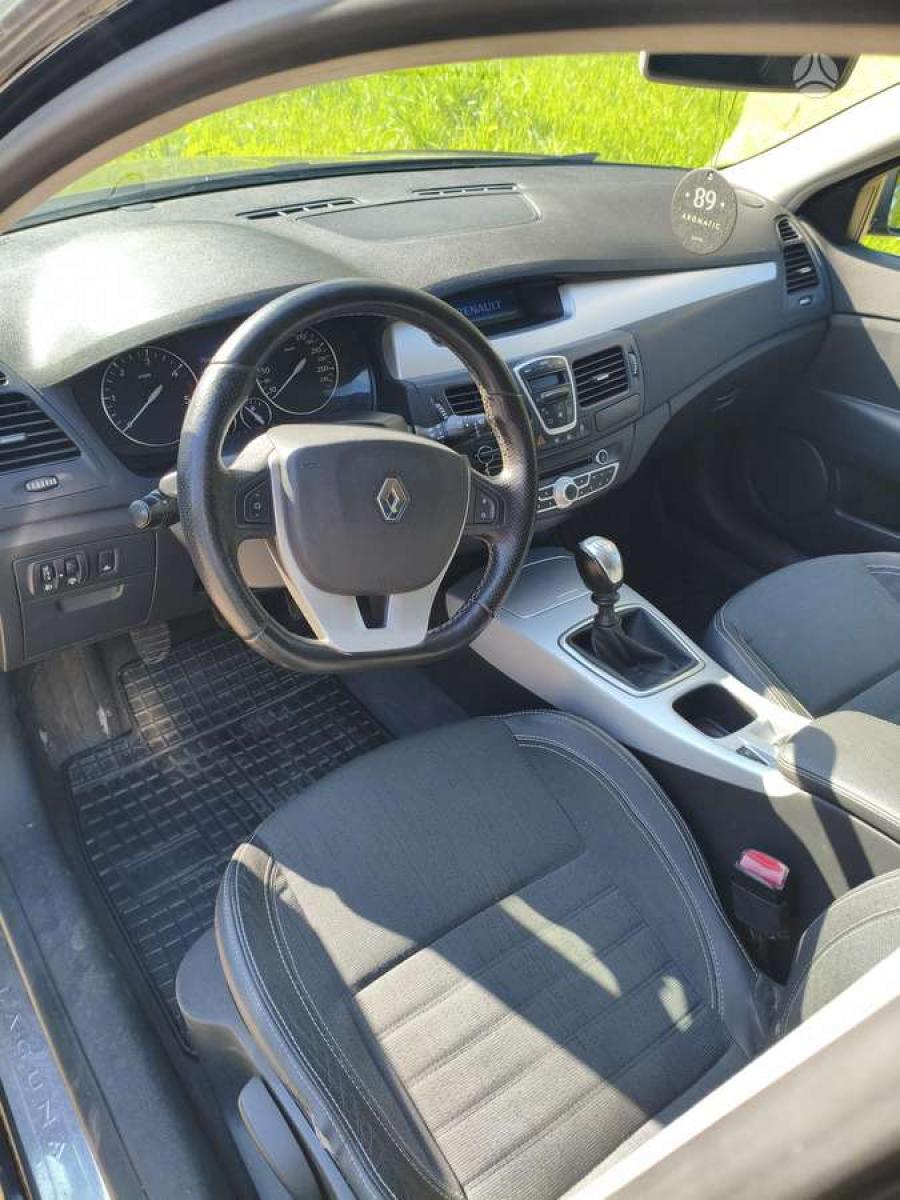 Melns Renault Laguna 2009 Viļņa, ar dzinēja tilpumu 2.00 L un nobraukumu 271 tūkst. km par 2400 €, foto 8 vietnē AUTOMOTO.COM.LV