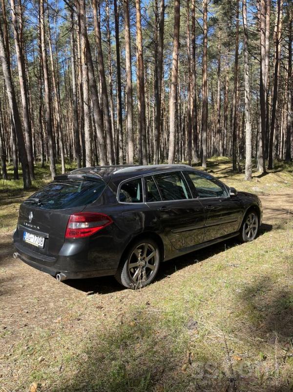 Melns Renault Laguna 2010 Jūrmala, ar dzinēja tilpumu 2.00 L un nobraukumu 187 tūkst. km par 5000 €, foto 3 vietnē AUTOMOTO.COM.LV