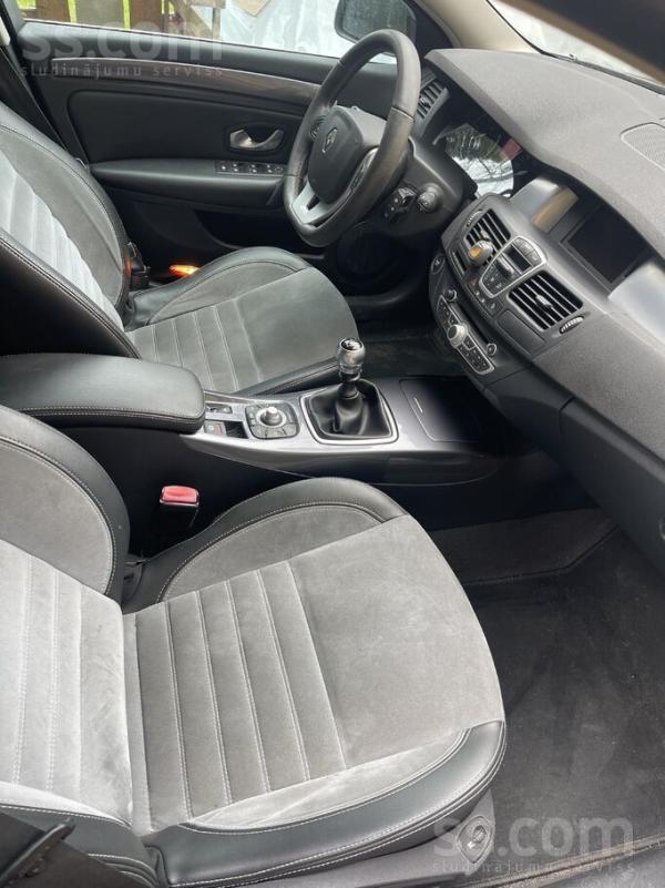 Melns Renault Laguna 2010 Jūrmala, ar dzinēja tilpumu 2.00 L un nobraukumu 187 tūkst. km par 5000 €, foto 8 vietnē AUTOMOTO.COM.LV