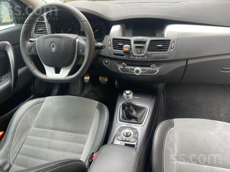 Melns Renault Laguna 2010 Jūrmala, ar dzinēja tilpumu 2.00 L un nobraukumu 187 tūkst. km par 5000 €, foto 10 vietnē AUTOMOTO.COM.LV